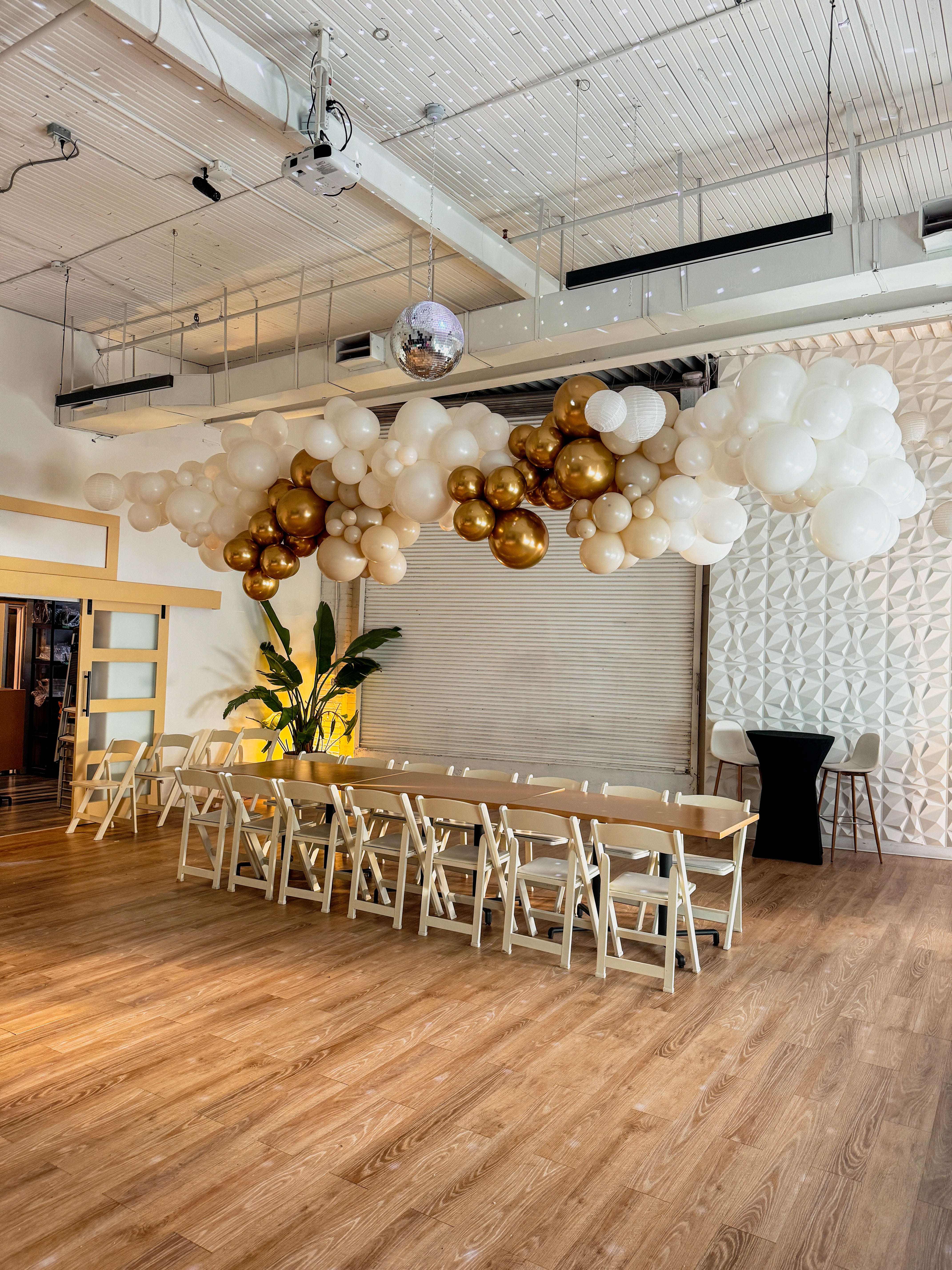 20 foots long floating ceiling balloons – Monarch Balloons